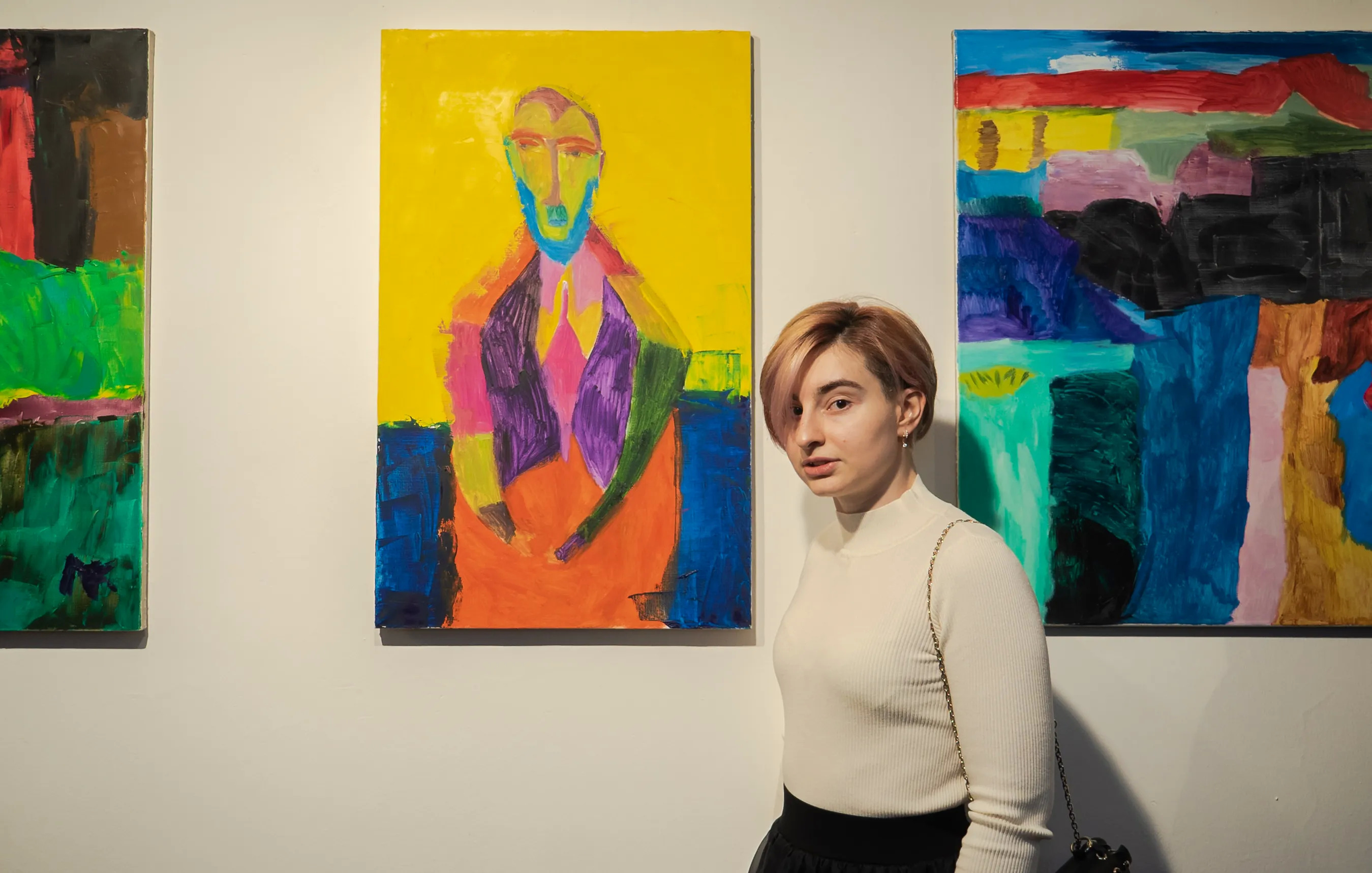 A young artist above style and beyond time.